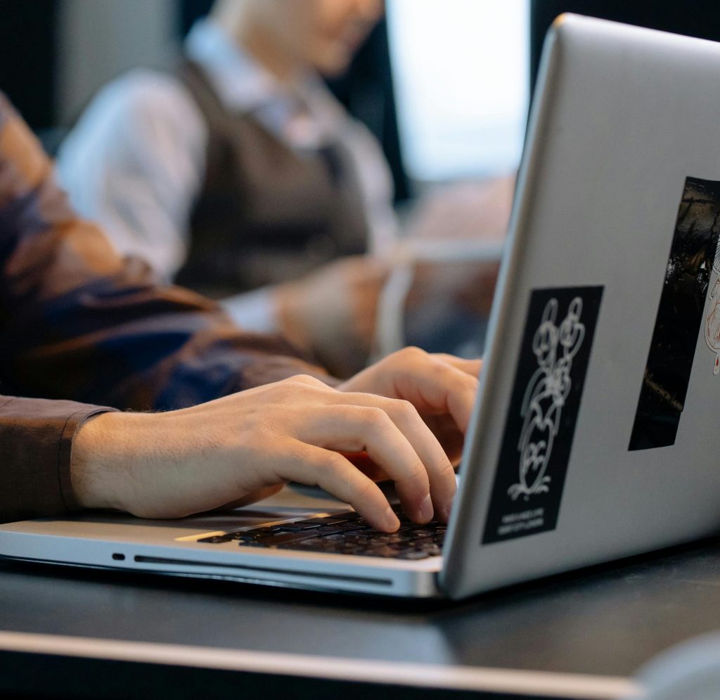 15 Contoh Kejahatan Siber (Cybercrime) yang Sangat Berbahaya | Program ...